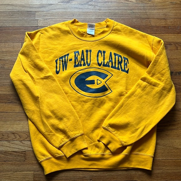 Gildan | Tops | Gilden University Of Wisconsin Eau Claire Crewneck Sweatshirt | Poshmark